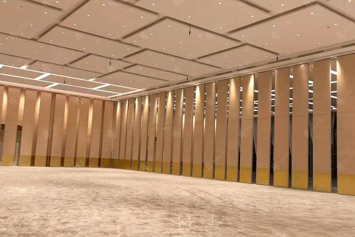 Type 105 Series Manual Temporary Partition Wall - Baker Partition Wall