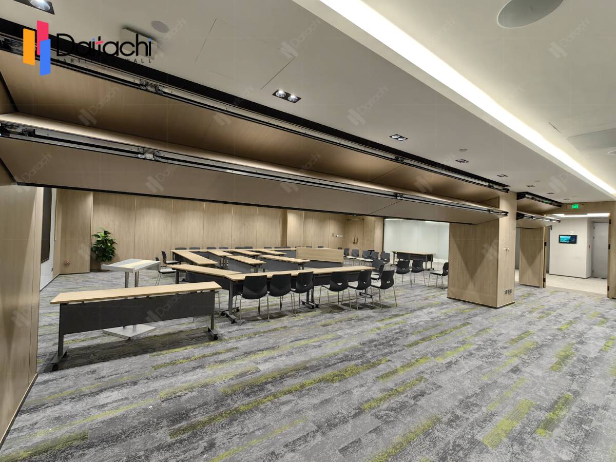 New Ways To Divide A Room: Fully Automatic Acoustic Vertical Foldable Walls - Baker Partition Wall