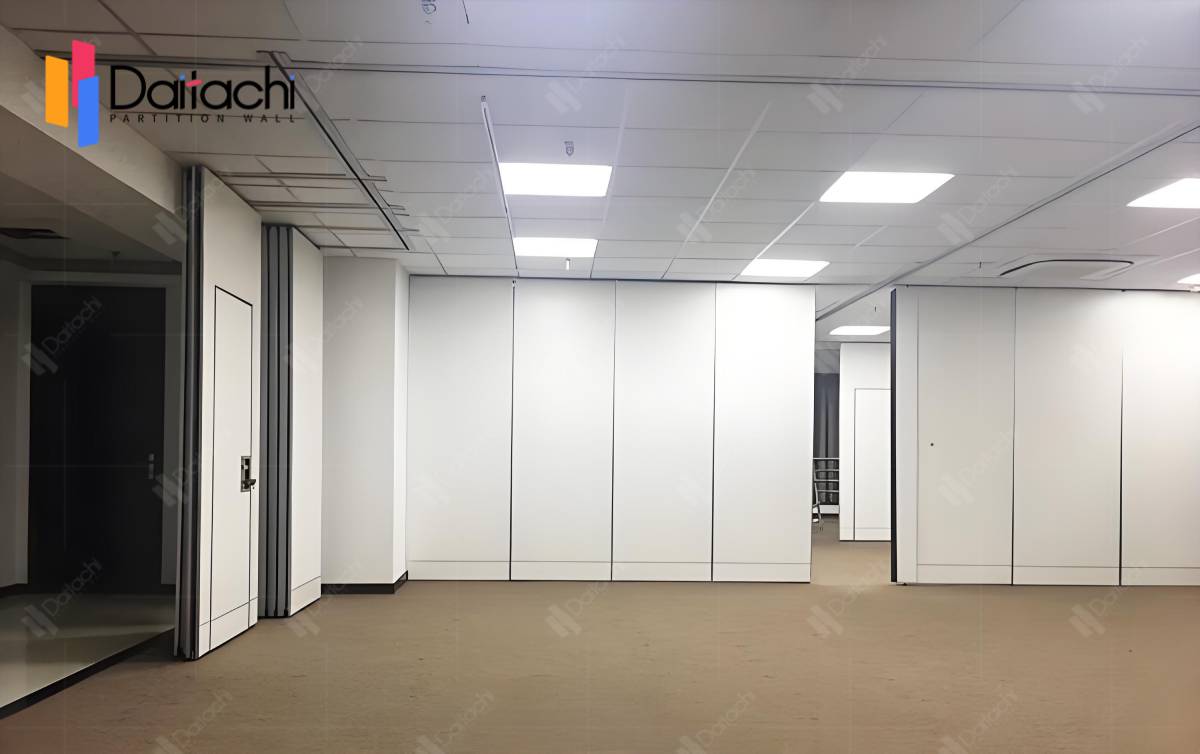 Temporary Acoustic Operable Partition Wall Systems Single Door - Baker ...